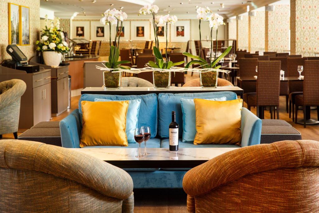 Restaurant & Bar - Mercure Maidstone Great Danes Hotel