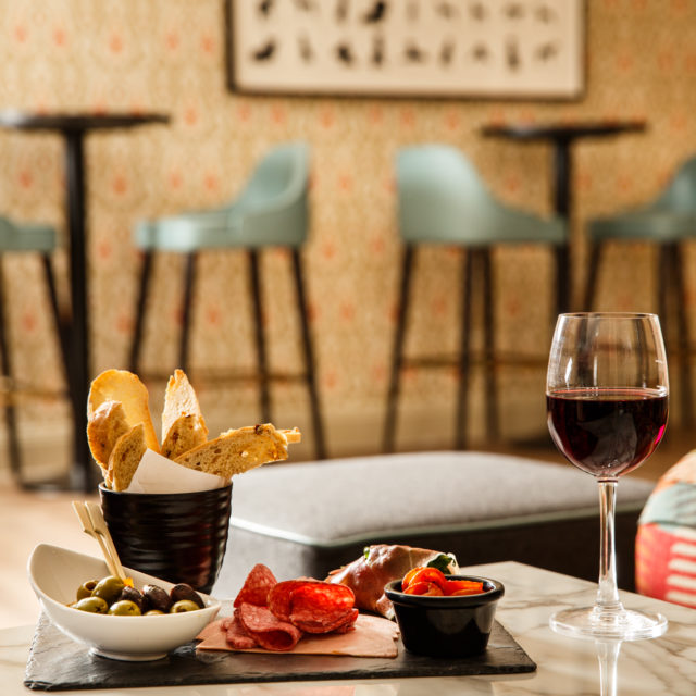 Bar & Restaurant Gallery - Mercure Maidstone Hotel, Kent